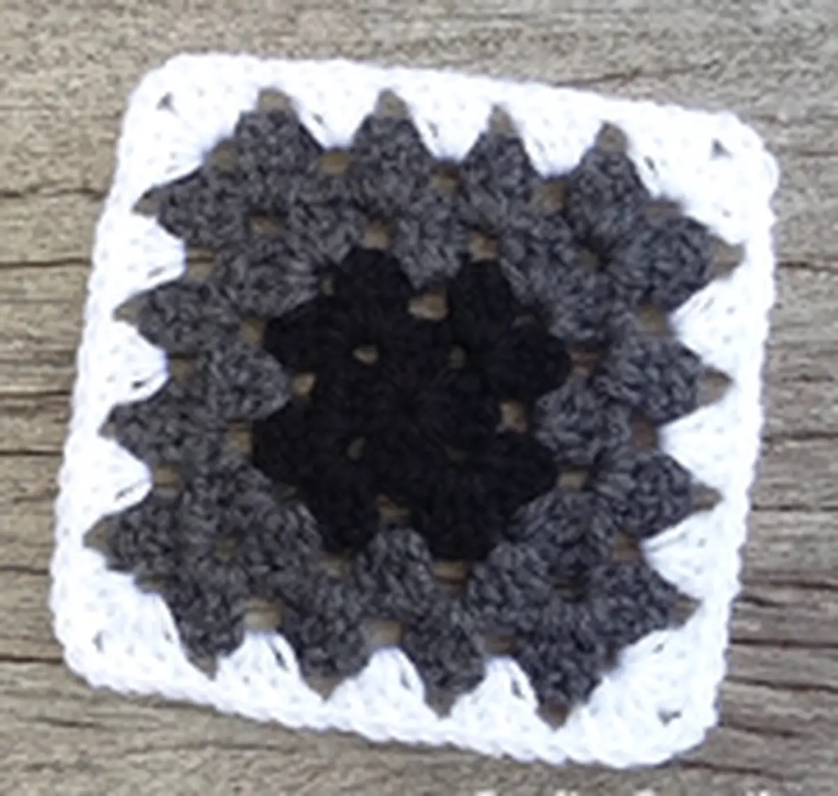 Basic Granny Square Pattern - Beginner Friendly